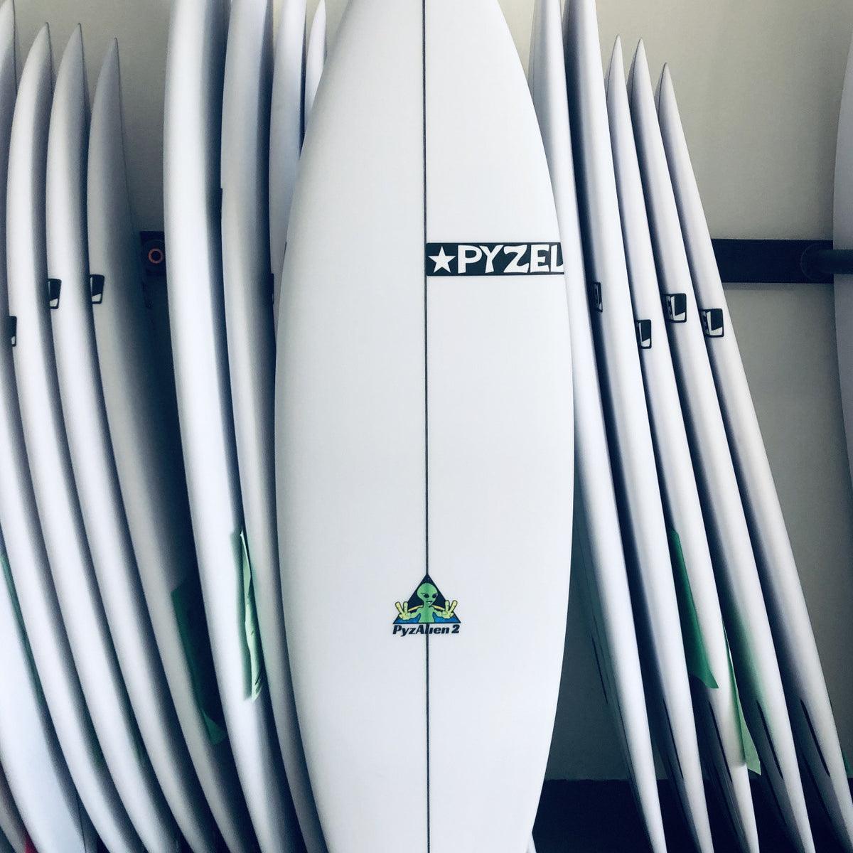 Pyzalien 2 | 5'8" x 18 3/4" x 2 5/16" - 26.50L | Futures x 5 | PU | Fa – Pyzel Surfboards