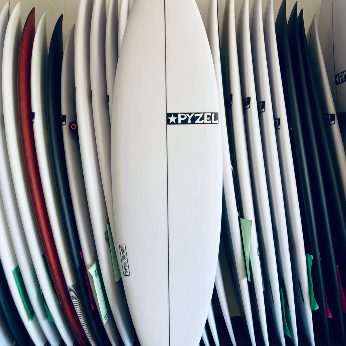Mini Padillac | 6'0" x 19" x 2 5/8" - 30.20L | Futures x 5 | PU | Fact ...
